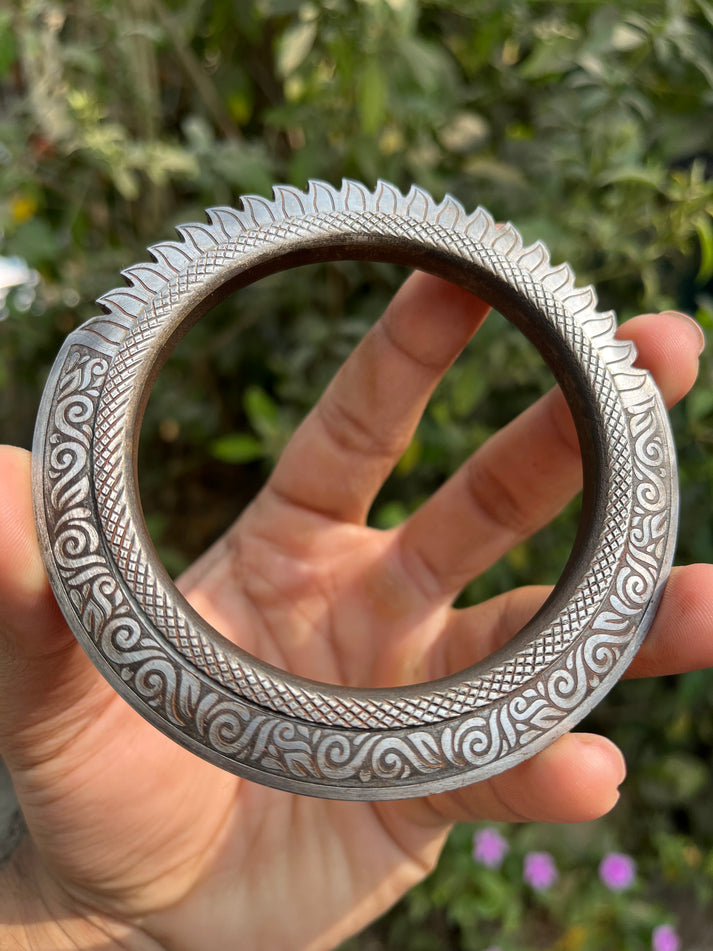 Handmade Engraved Kada With spikes – The Rajput Company